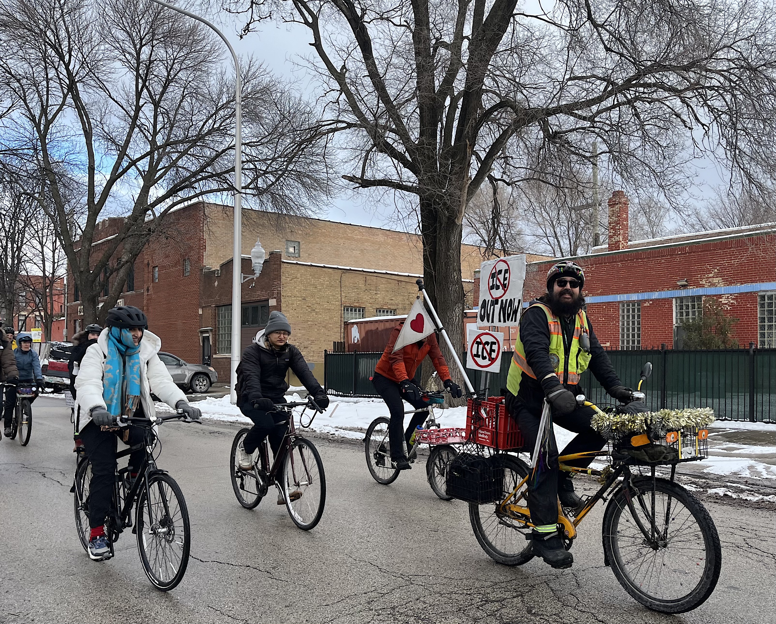 Eyes on the street: Chicago's memorial bike ride for fallen VA nurse ...